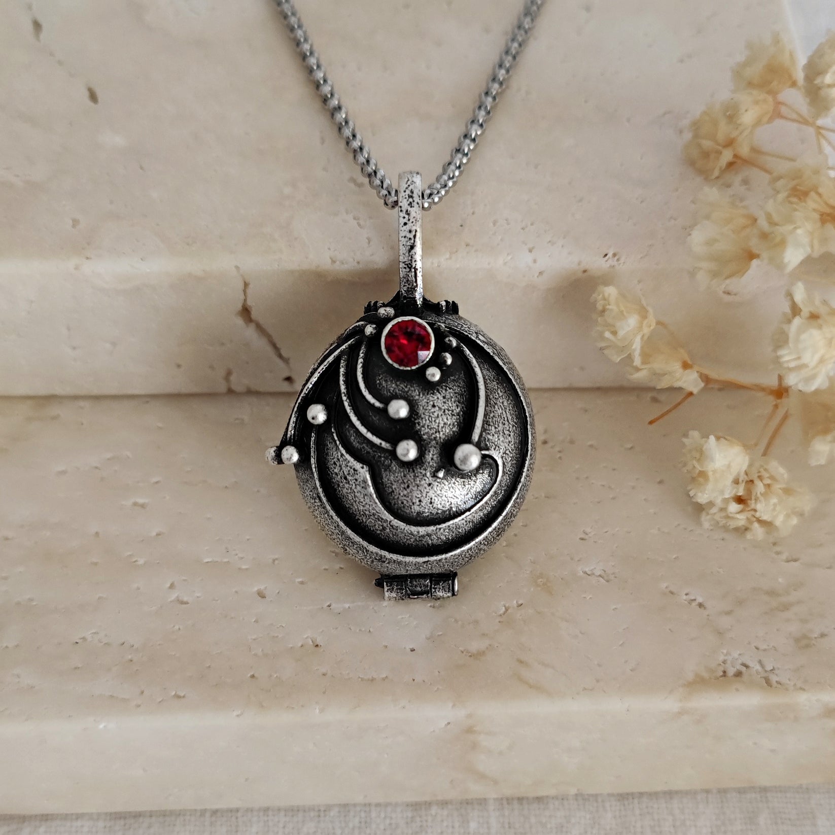 Elena Gilbert Inspired Vervain Locket Necklace – Lacchiappasognijewelry