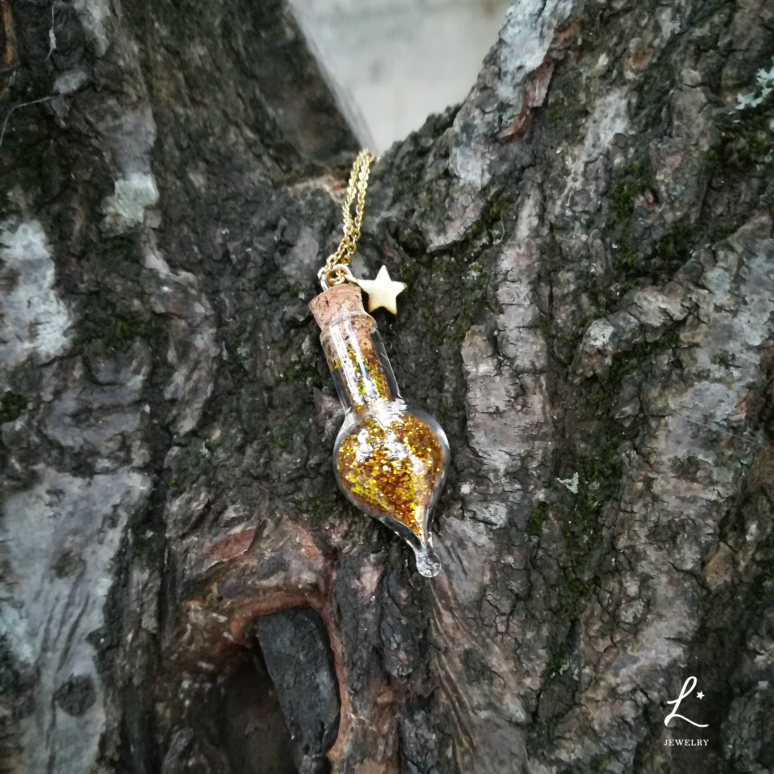 Liquid Luck potion necklace – Lacchiappasognijewelry